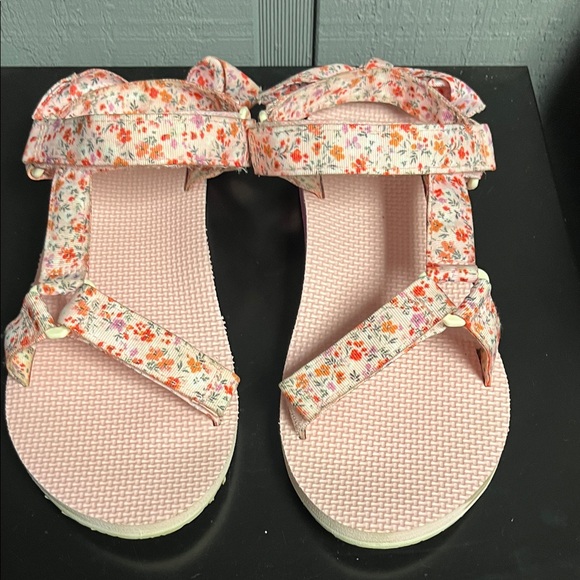 Time and Tru | Shoes | Time And Tru Floral Pink Sandals | Poshmark